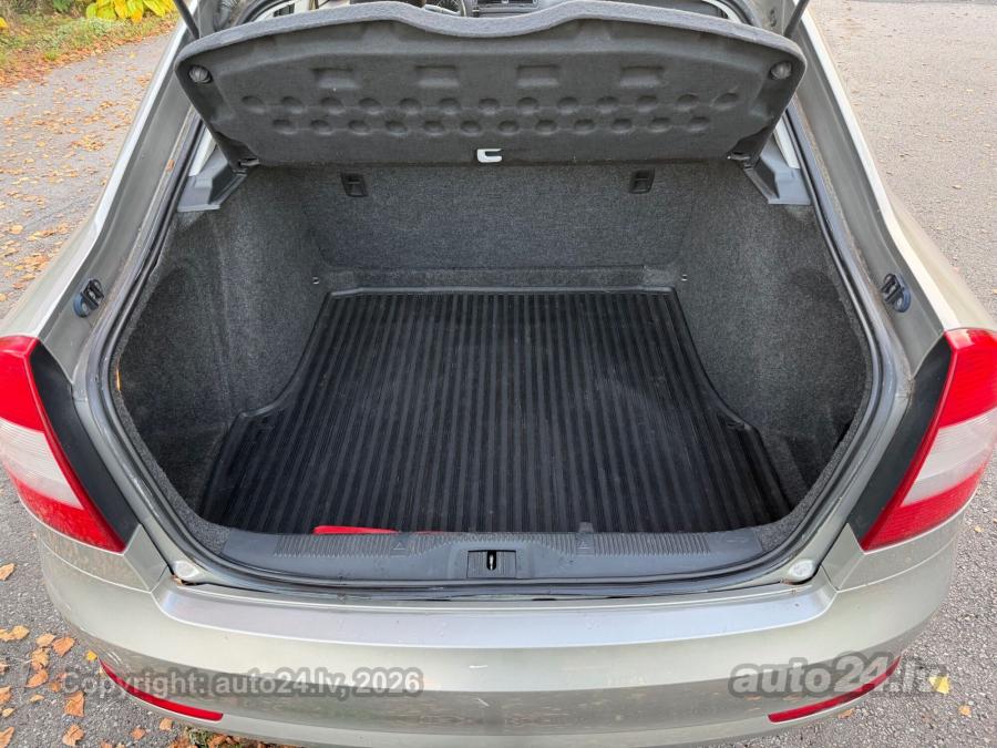 Smilšu krāsa Skoda Octavia 2012 Tartu, ar dzinēja tilpumu 1.20 L un nobraukumu 229 tūkst. km par 2590 €, foto 8 vietnē AUTOMOTO.COM.LV