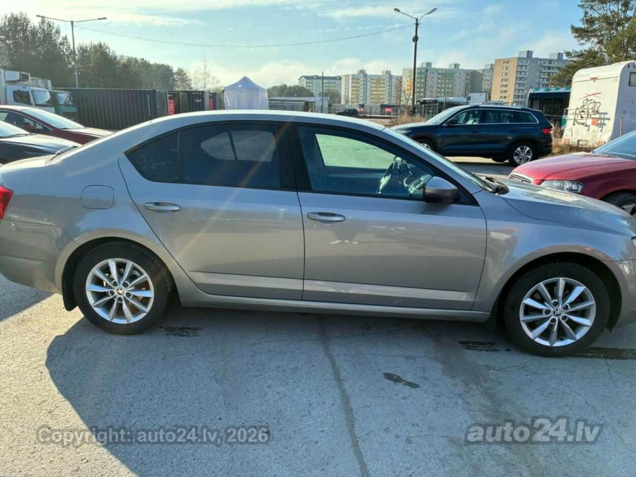 Beige Skoda Octavia 2013 in Tallinn, with an engine capacity of 1.40 L and mileage of 141 thousand km for 7000 €, photo 6 on AUTOMOTO.COM.LV
