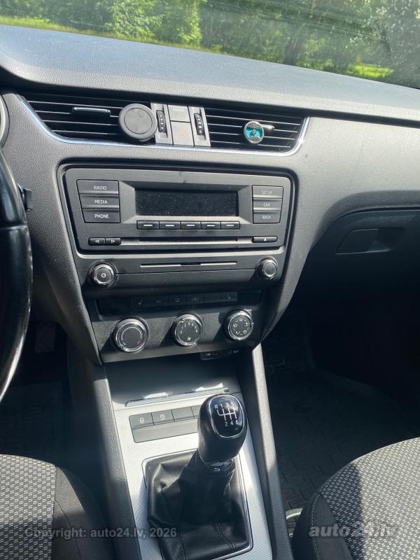 Smilšu krāsa Skoda Octavia 2013 Tallina, ar dzinēja tilpumu 1.20 L un nobraukumu 204 tūkst. km par 4500 €, foto 9 vietnē AUTOMOTO.COM.LV