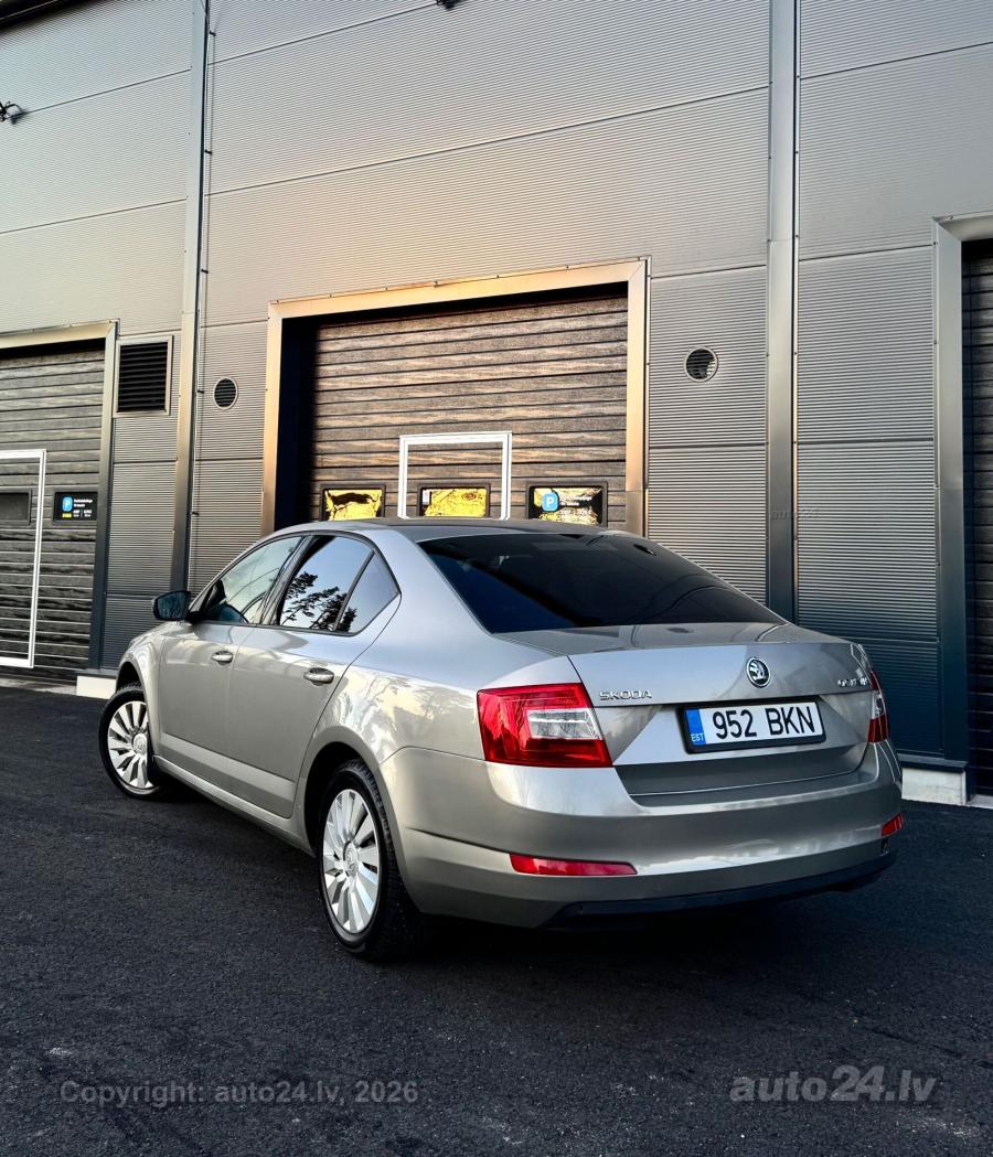 Beige Skoda Octavia 2014 in Tallinn, with an engine capacity of 2.00 L and mileage of 220 thousand km for 6499 €, photo 11 on AUTOMOTO.COM.LV