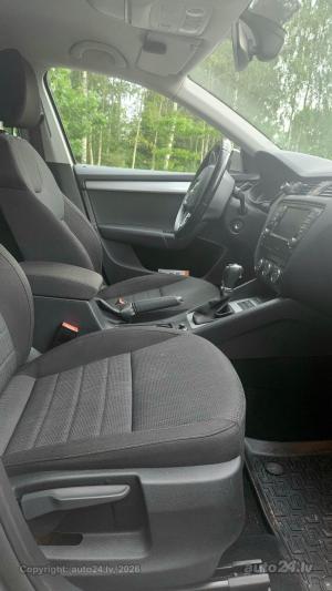 Smilšu krāsa Skoda Octavia 2016 Tallina, ar dzinēja tilpumu 2.00 L un nobraukumu 147 tūkst. km par 10550 €, foto 13 vietnē AUTOMOTO.COM.LV