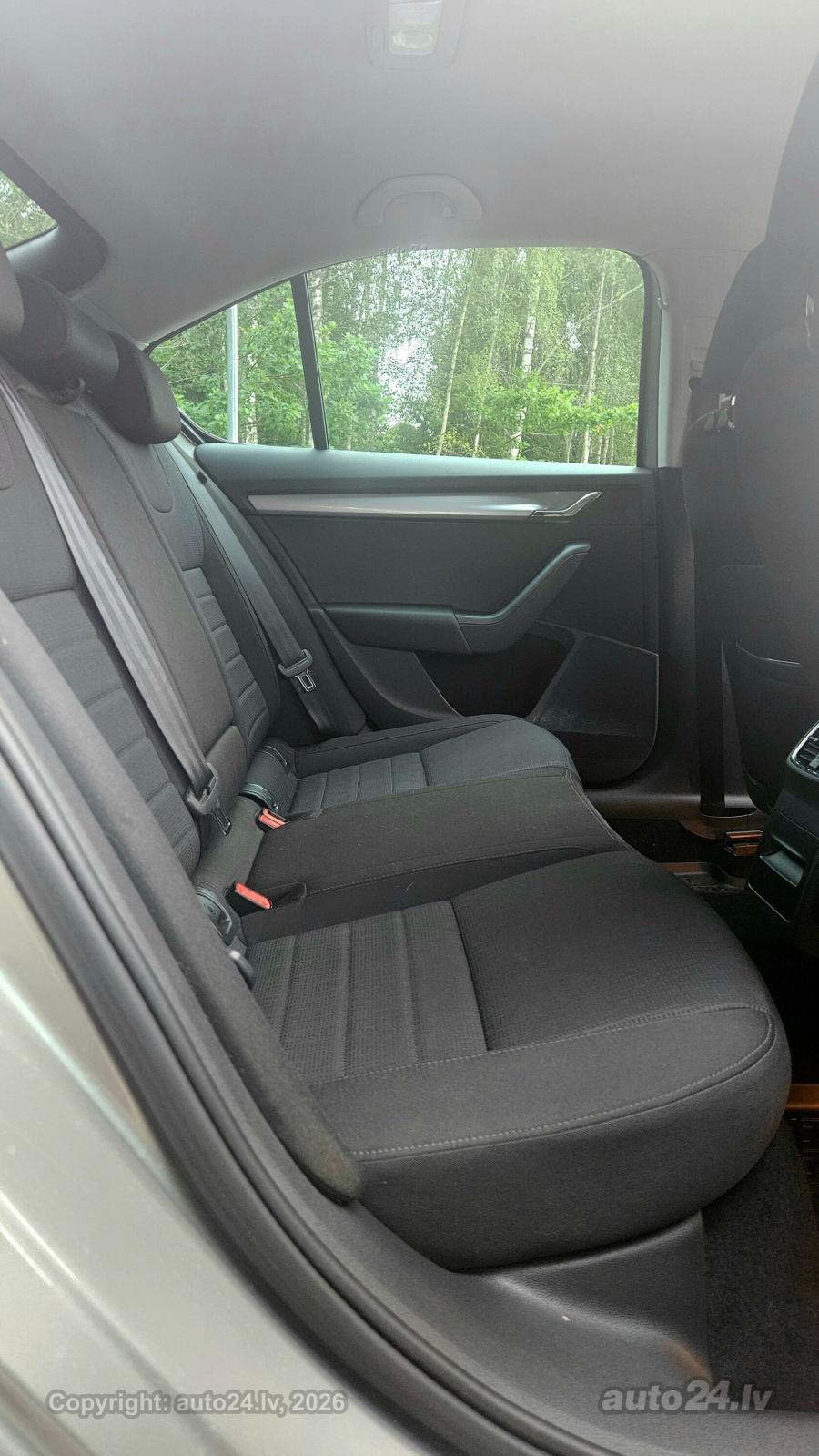 Smilšu krāsa Skoda Octavia 2016 Tallina, ar dzinēja tilpumu 2.00 L un nobraukumu 147 tūkst. km par 10550 €, foto 14 vietnē AUTOMOTO.COM.LV