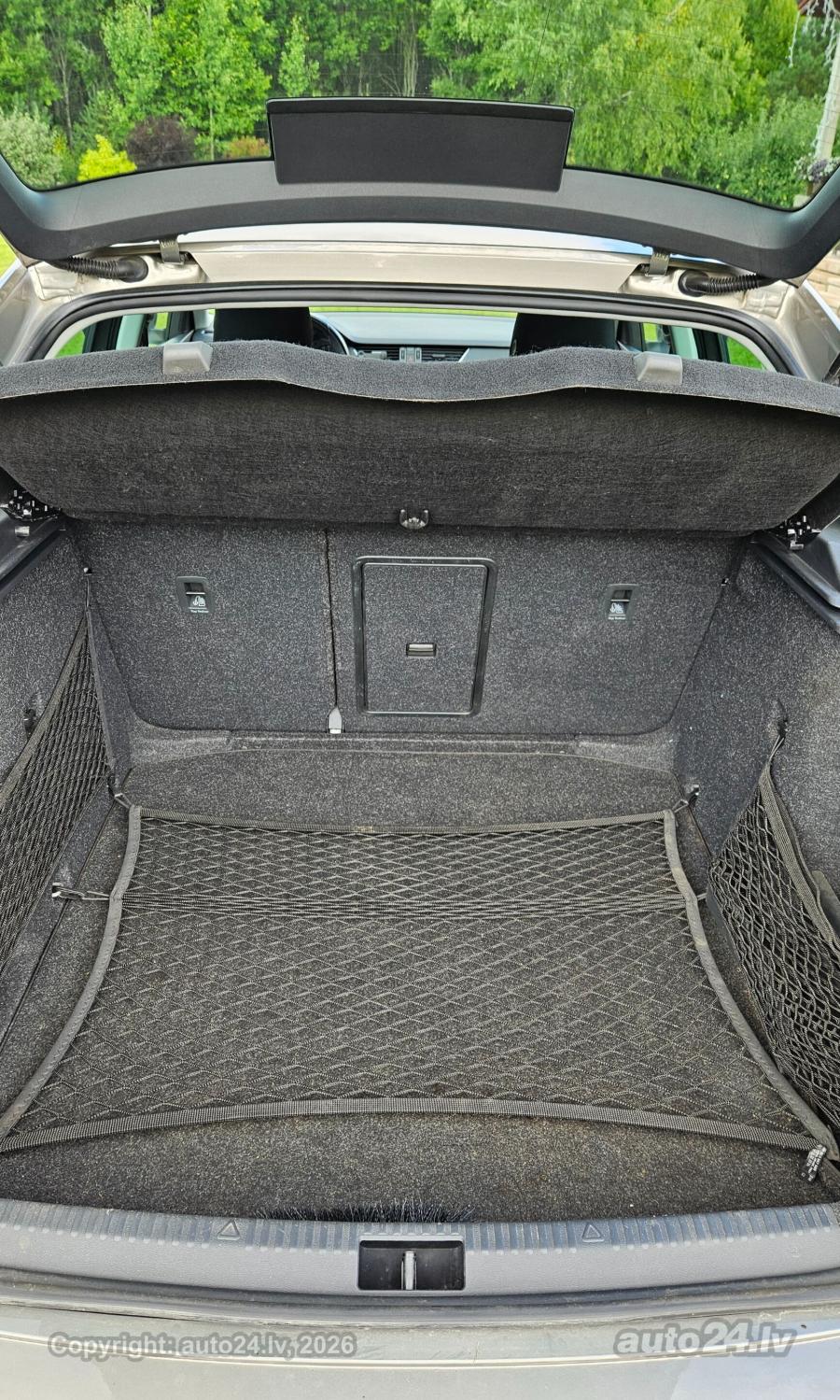 Smilšu krāsa Skoda Octavia 2016 Tallina, ar dzinēja tilpumu 2.00 L un nobraukumu 147 tūkst. km par 10550 €, foto 15 vietnē AUTOMOTO.COM.LV