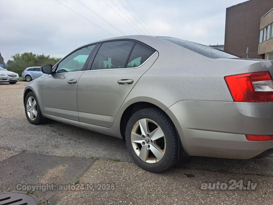 Smilšu krāsa Skoda Octavia 2016 Tartu, ar dzinēja tilpumu 2.00 L un nobraukumu 312 tūkst. km par 6900 €, foto 6 vietnē AUTOMOTO.COM.LV