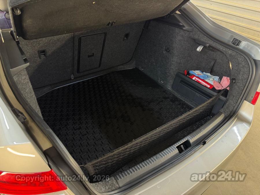 Beige Skoda Octavia 2016 in Tallinn, with an engine capacity of 1.40 L and mileage of 219 thousand km for 8900 €, photo 13 on AUTOMOTO.COM.LV