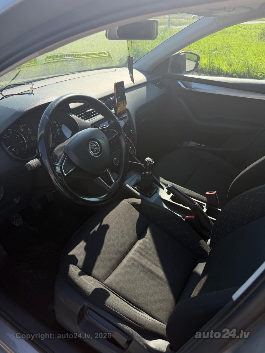 Smilšu krāsa Skoda Octavia 2017 Narva, ar dzinēja tilpumu 1.20 L un nobraukumu 115 tūkst. km par 7300 €, foto 12 vietnē AUTOMOTO.COM.LV