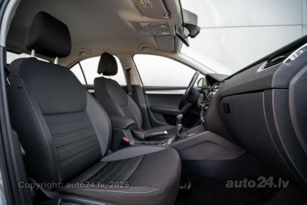 Beige Skoda Octavia 2018 in Tartu, with an engine capacity of 1.60 L and mileage of 103 thousand km for 12490 €, photo 11 on AUTOMOTO.COM.LV