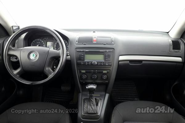 Beige Skoda Octavia 2007 in Tallinn, with an engine capacity of 1.90 L and mileage of 338 thousand km for 1699 €, photo 5 on AUTOMOTO.COM.LV