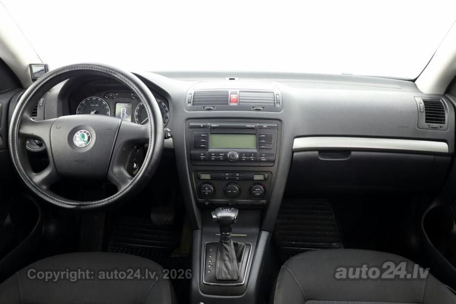 Beige Skoda Octavia 2007 in Tallinn, with an engine capacity of 1.90 L and mileage of 338 thousand km for 1699 €, photo 6 on AUTOMOTO.COM.LV