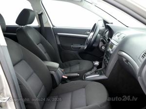 Beige Skoda Octavia 2007 in Tallinn, with an engine capacity of 1.90 L and mileage of 338 thousand km for 1699 €, photo 7 on AUTOMOTO.COM.LV