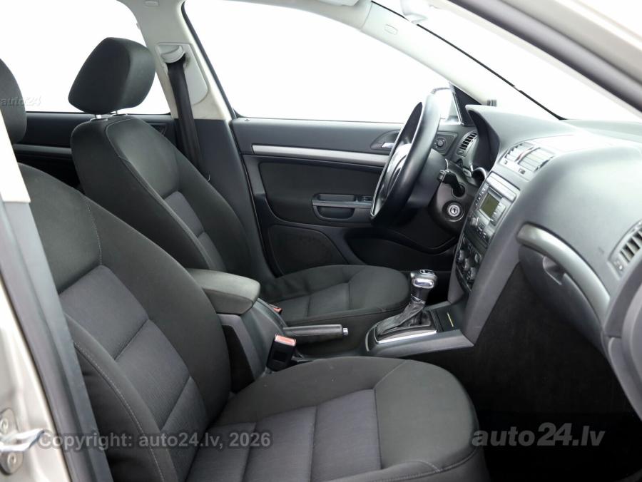 Beige Skoda Octavia 2007 in Tallinn, with an engine capacity of 1.90 L and mileage of 338 thousand km for 1699 €, photo 7 on AUTOMOTO.COM.LV