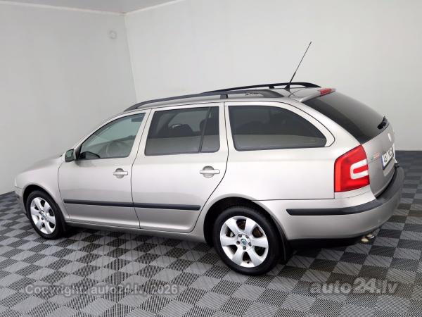 Smilšu krāsa Skoda Octavia 2008 Tallina, ar dzinēja tilpumu 1.90 L un nobraukumu 121 tūkst. km par 3499 €, foto 5 vietnē AUTOMOTO.COM.LV