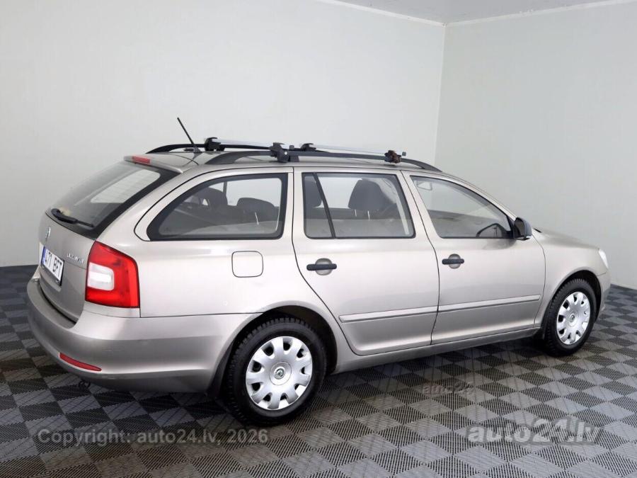 Beige Skoda Octavia 2011 in Tallinn, with an engine capacity of 1.60 L and mileage of 349 thousand km for 1199 €, photo 3 on AUTOMOTO.COM.LV