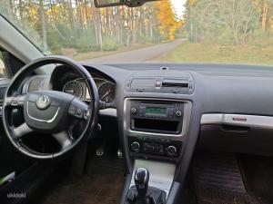 Smilšu krāsa Skoda Octavia 2011 Tallina, ar dzinēja tilpumu 2.00 L un nobraukumu 500 tūkst. km par 3850 €, foto 7 vietnē AUTOMOTO.COM.LV
