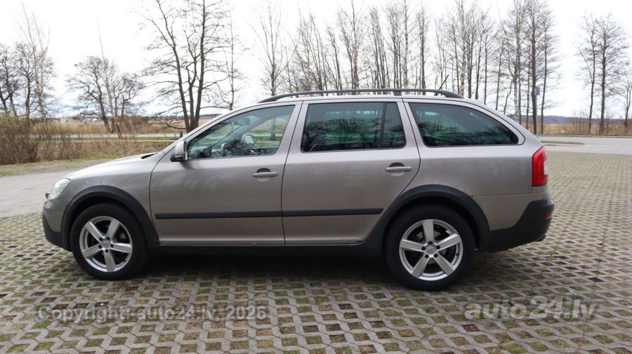 Beige Skoda Octavia 2012 in Tallinn, with an engine capacity of 2.00 L and mileage of 312 thousand km for 4900 €, photo 7 on AUTOMOTO.COM.LV