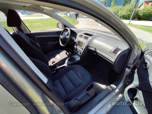 Beige Skoda Octavia 2013 in Tallinn, with an engine capacity of 1.20 L and mileage of 182 thousand km for 4400 €, photo 11 on AUTOMOTO.COM.LV