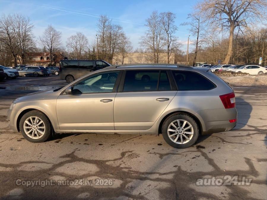 Beige Skoda Octavia 2013 in Tallinn, with an engine capacity of 1.20 L and mileage of 221 thousand km for 4300 €, photo 5 on AUTOMOTO.COM.LV