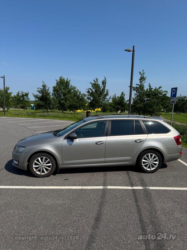 Smilšu krāsa Skoda Octavia 2013 Narva, ar dzinēja tilpumu 1.20 L un nobraukumu 226 tūkst. km par 3990 €, foto 5 vietnē AUTOMOTO.COM.LV