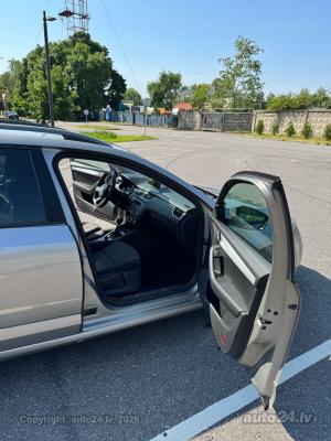 Smilšu krāsa Skoda Octavia 2013 Narva, ar dzinēja tilpumu 1.20 L un nobraukumu 226 tūkst. km par 3990 €, foto 10 vietnē AUTOMOTO.COM.LV