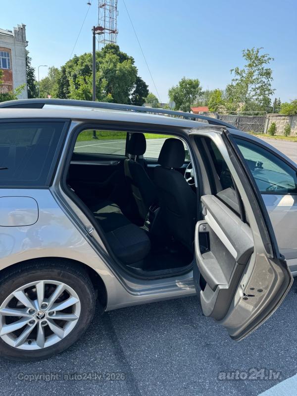 Smilšu krāsa Skoda Octavia 2013 Narva, ar dzinēja tilpumu 1.20 L un nobraukumu 226 tūkst. km par 3990 €, foto 10 vietnē AUTOMOTO.COM.LV