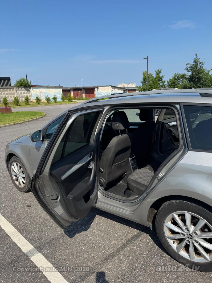 Smilšu krāsa Skoda Octavia 2013 Narva, ar dzinēja tilpumu 1.20 L un nobraukumu 226 tūkst. km par 3990 €, foto 12 vietnē AUTOMOTO.COM.LV