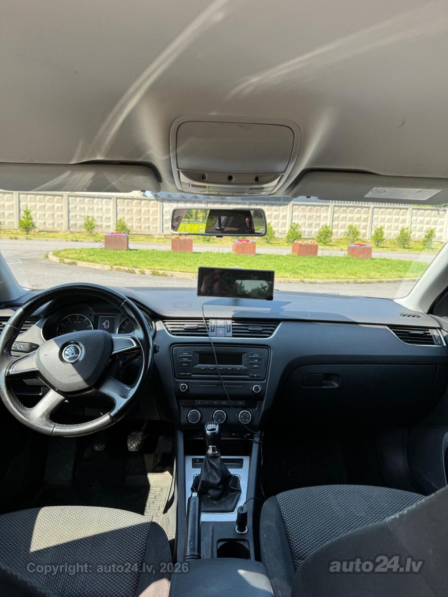 Smilšu krāsa Skoda Octavia 2013 Narva, ar dzinēja tilpumu 1.20 L un nobraukumu 226 tūkst. km par 3990 €, foto 14 vietnē AUTOMOTO.COM.LV