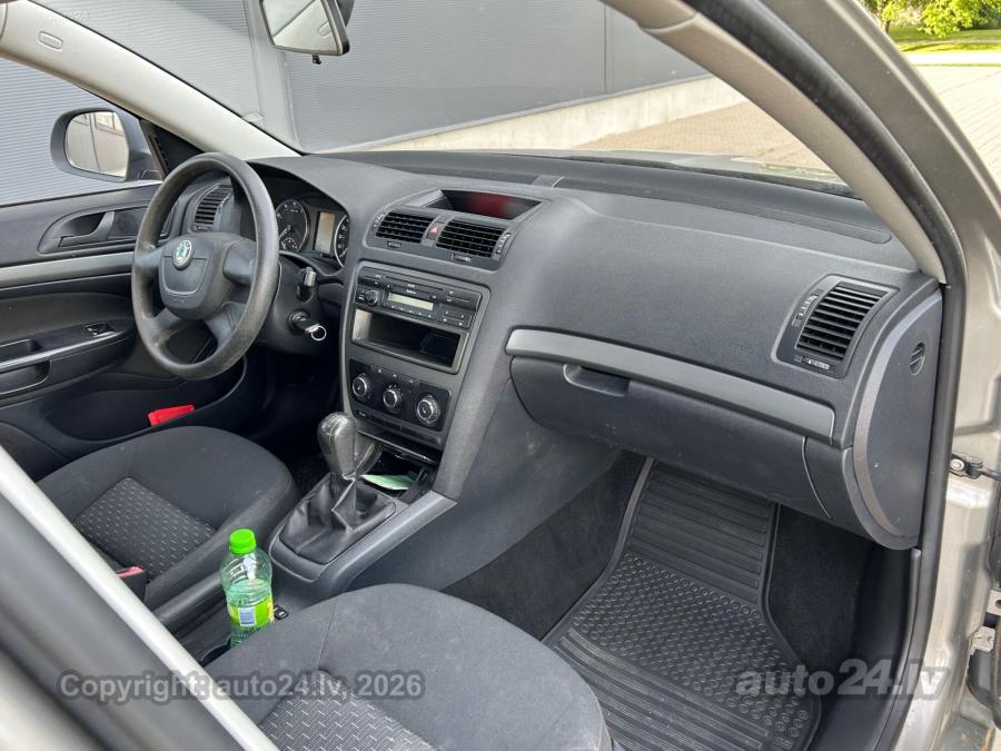Smilšu krāsa Skoda Octavia 2013 Valga, ar dzinēja tilpumu 1.20 L un nobraukumu 230 tūkst. km par 1800 €, foto 11 vietnē AUTOMOTO.COM.LV