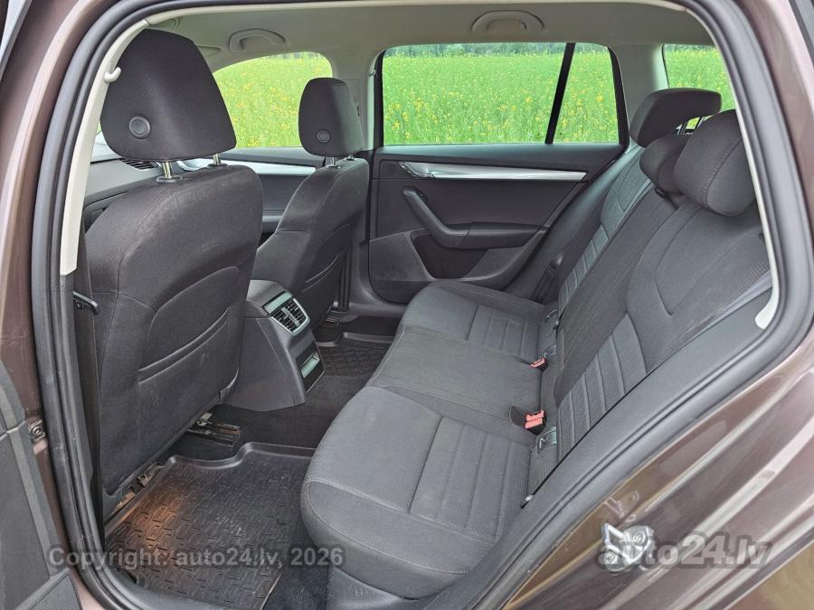 Beige Skoda Octavia 2014 in Viljandi, with an engine capacity of 1.60 L and mileage of 258 thousand km for 7300 €, photo 11 on AUTOMOTO.COM.LV