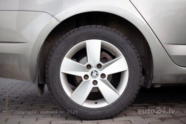 Beige Skoda Octavia 2014 in Tallinn, with an engine capacity of 1.20 L and mileage of 245 thousand km for 5300 €, photo 7 on AUTOMOTO.COM.LV