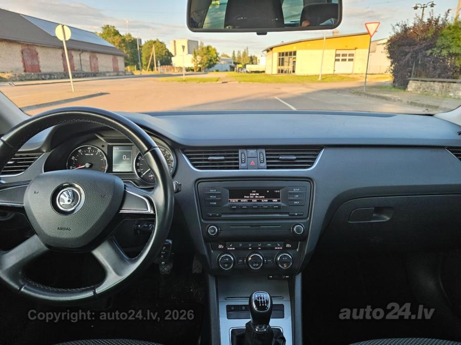 Smilšu krāsa Skoda Octavia 2014 Paide, ar dzinēja tilpumu 1.20 L un nobraukumu 203 tūkst. km par 4999 €, foto 9 vietnē AUTOMOTO.COM.LV