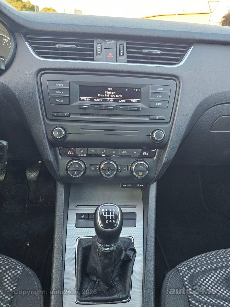 Smilšu krāsa Skoda Octavia 2014 Paide, ar dzinēja tilpumu 1.20 L un nobraukumu 203 tūkst. km par 4999 €, foto 12 vietnē AUTOMOTO.COM.LV
