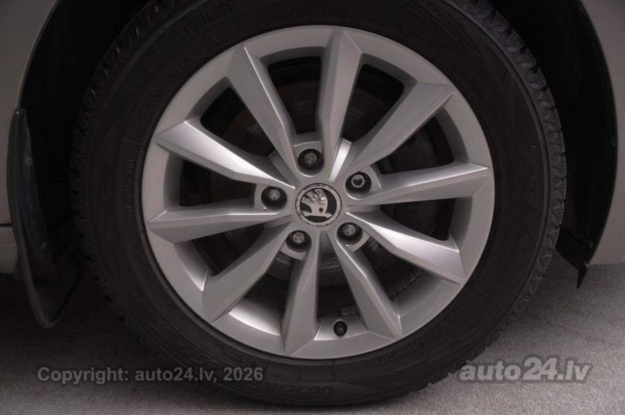 Beige Skoda Octavia 2016 in Tallinn, with an engine capacity of 1.40 L and mileage of 149 thousand km for 9900 €, photo 16 on AUTOMOTO.COM.LV