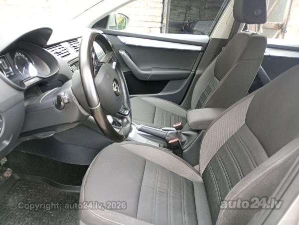 Beige Skoda Octavia 2017 in Tallinn, with an engine capacity of 1.80 L and mileage of 146 thousand km for 10800 €, photo 8 on AUTOMOTO.COM.LV
