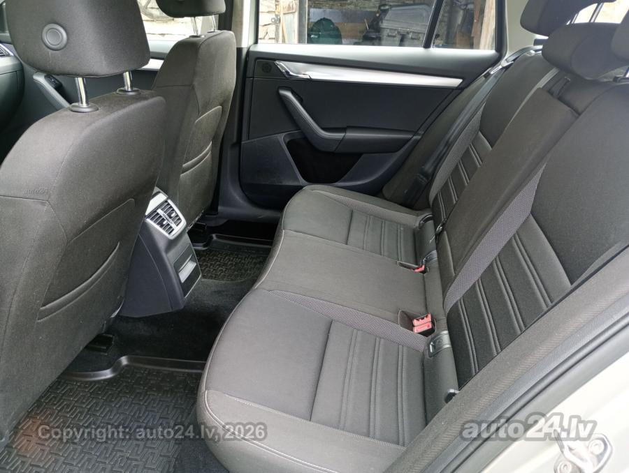 Smilšu krāsa Skoda Octavia 2017 Tallina, ar dzinēja tilpumu 1.80 L un nobraukumu 146 tūkst. km par 10800 €, foto 9 vietnē AUTOMOTO.COM.LV