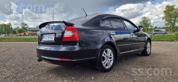Black Skoda Octavia 2012 in Daugavpils, with an engine capacity of 1.20 L and mileage of 167 thousand km for 2750 €, photo 5 on AUTOMOTO.COM.LV
