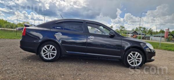 Black Skoda Octavia 2012 in Daugavpils, with an engine capacity of 1.20 L and mileage of 167 thousand km for 2750 €, photo 6 on AUTOMOTO.COM.LV