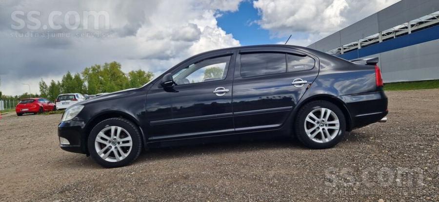Melns Skoda Octavia 2012 Daugavpils, ar dzinēja tilpumu 1.20 L un nobraukumu 167 tūkst. km par 2750 €, foto 3 vietnē AUTOMOTO.COM.LV