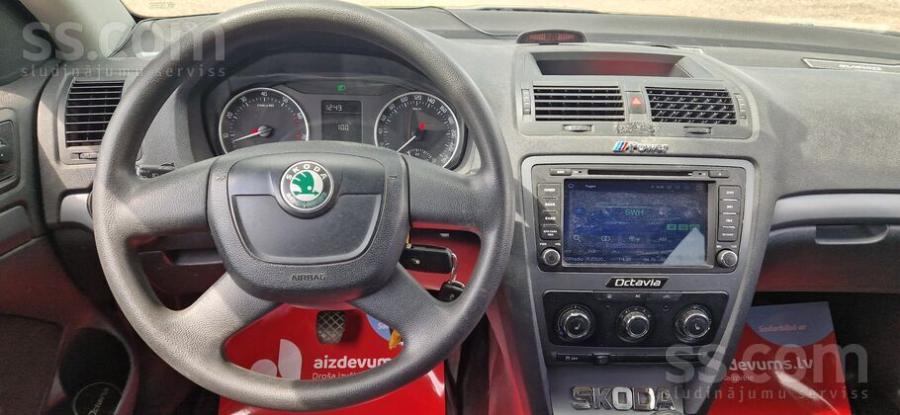 Melns Skoda Octavia 2012 Daugavpils, ar dzinēja tilpumu 1.20 L un nobraukumu 167 tūkst. km par 2750 €, foto 11 vietnē AUTOMOTO.COM.LV