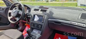 Melns Skoda Octavia 2012 Daugavpils, ar dzinēja tilpumu 1.20 L un nobraukumu 167 tūkst. km par 2750 €, foto 23 vietnē AUTOMOTO.COM.LV
