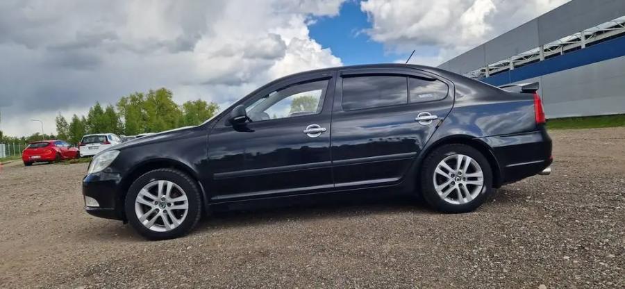 Melns Skoda Octavia 2012 Daugavpils, ar dzinēja tilpumu 1.20 L un nobraukumu 167 tūkst. km par 2750 €, foto 3 vietnē AUTOMOTO.COM.LV