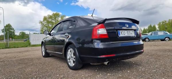 Black Skoda Octavia 2012 in Daugavpils, with an engine capacity of 1.20 L and mileage of 167 thousand km for 2750 €, photo 3 on AUTOMOTO.COM.LV