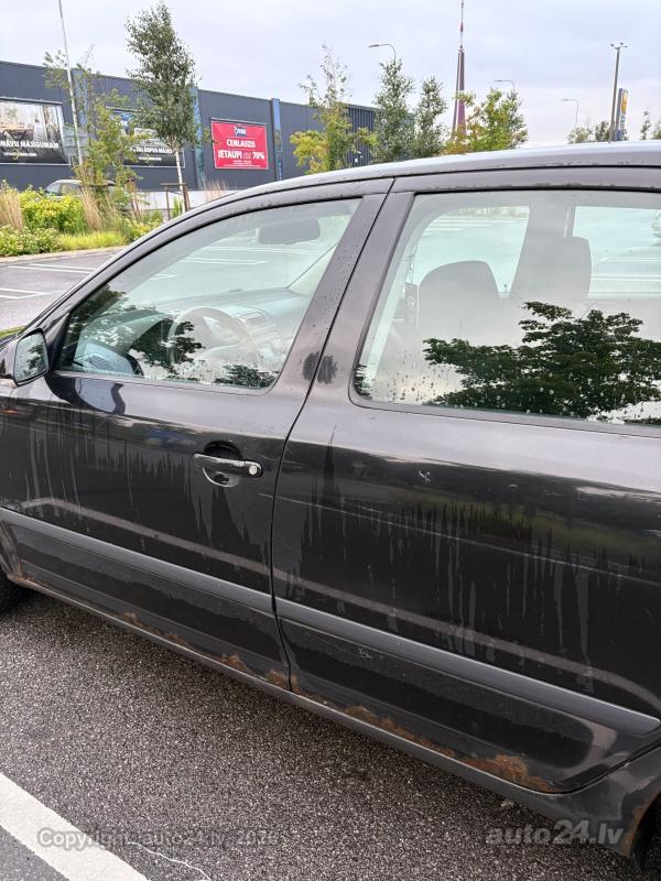 Melns Skoda Octavia 2005 Rīga, ar dzinēja tilpumu 1.60 L un nobraukumu 325 tūkst. km par 450 €, foto 3 vietnē AUTOMOTO.COM.LV