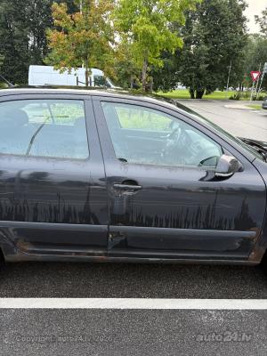 Melns Skoda Octavia 2005 Rīga, ar dzinēja tilpumu 1.60 L un nobraukumu 325 tūkst. km par 450 €, foto 5 vietnē AUTOMOTO.COM.LV