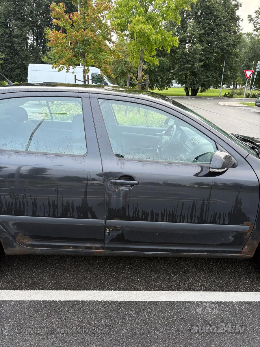 Melns Skoda Octavia 2005 Rīga, ar dzinēja tilpumu 1.60 L un nobraukumu 325 tūkst. km par 450 €, foto 5 vietnē AUTOMOTO.COM.LV