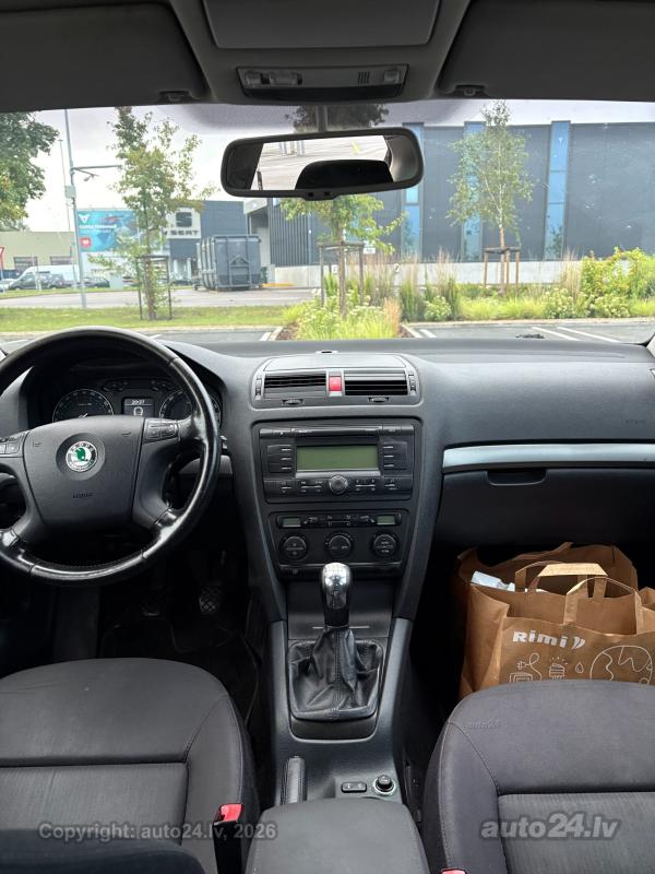 Melns Skoda Octavia 2005 Rīga, ar dzinēja tilpumu 1.60 L un nobraukumu 325 tūkst. km par 450 €, foto 5 vietnē AUTOMOTO.COM.LV