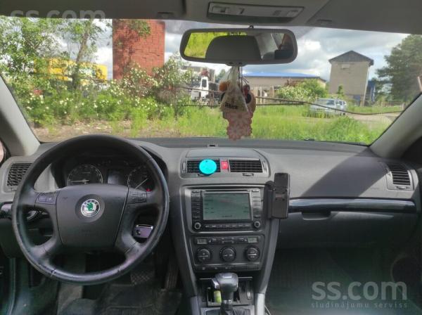 Melns Skoda Octavia 2006 Valmiera, ar dzinēja tilpumu 2.00 L un nobraukumu 429 tūkst. km par 1500 €, foto 7 vietnē AUTOMOTO.COM.LV