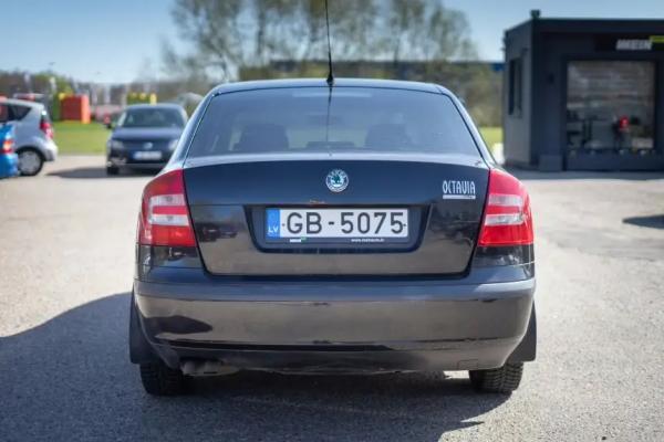 Черный Шкода Октавия 2006 в Лиепая, объемом двигателя 1.90 л и пробегом 244 тыс. км за 1650 €, фото 3 на AUTOMOTO.COM.LV