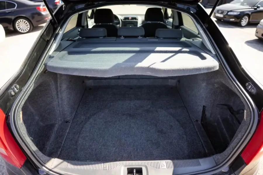 Melns Skoda Octavia 2006 Liepāja, ar dzinēja tilpumu 1.90 L un nobraukumu 244 tūkst. km par 1650 €, foto 11 vietnē AUTOMOTO.COM.LV