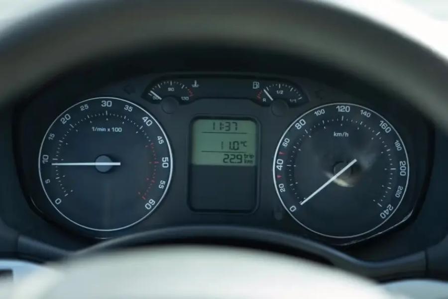 Melns Skoda Octavia 2006 Liepāja, ar dzinēja tilpumu 1.90 L un nobraukumu 244 tūkst. km par 1650 €, foto 16 vietnē AUTOMOTO.COM.LV