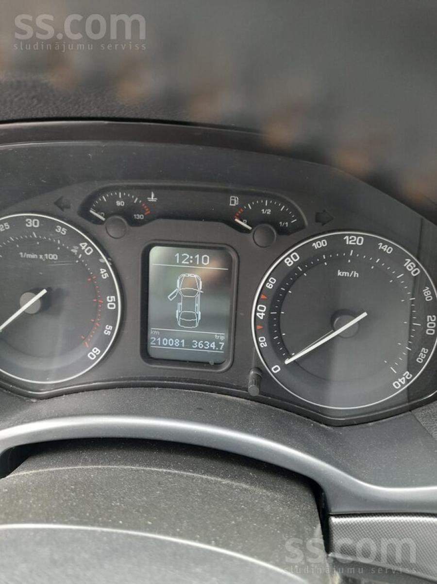 Melns Skoda Octavia 2006 Rīga, ar dzinēja tilpumu 1.90 L un nobraukumu 210 tūkst. km par 1100 €, foto 4 vietnē AUTOMOTO.COM.LV